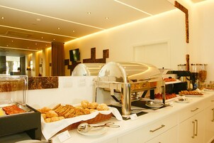 Café da manhã continental grátis todos os dias