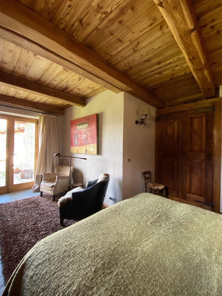 Chalet Clotes Pour Les Amateurs De Ski Et De Nature - Oulx