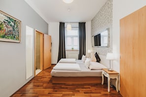 Quarto Duplo ou Twin Standard | 1 quarto, cofre no quarto, secretária