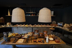 Pequeno-almoço tipo buffet diário incluído 