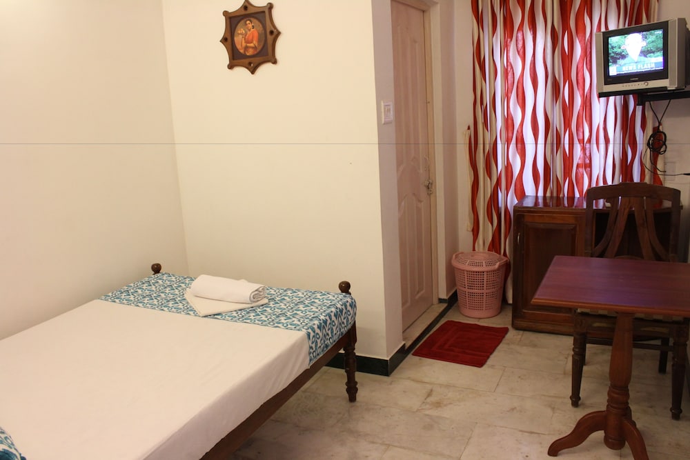 Hotel White Rose - Kochi