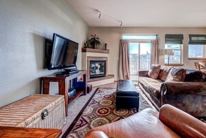 Apartamento em Condomínio Fechado, 1 quarto | Sala