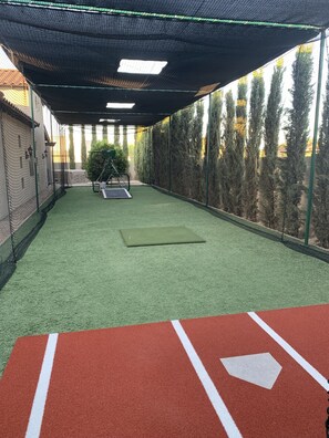 Golf & Baseball Batting Cage/ Hot Tub/ Luxurious Living/ Private, Gated ...