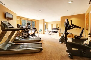 Apartamento em Condomínio Fechado, 1 quarto | Sala de fitness