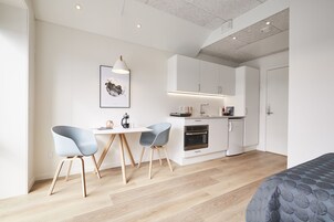 Quarto Duplo para 1 Pessoa, varanda | 1 quarto, quartos insonorizados, ferro/tábua de engomar, Wi-fi grátis 