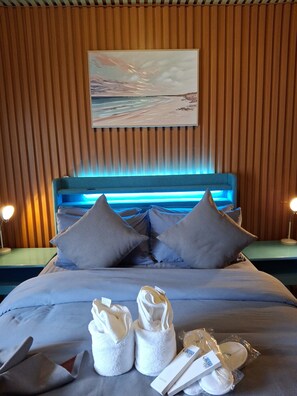 Quarto luxo (King) | Roupas de cama premium, edredons de pluma, camas com colchões pillow-top