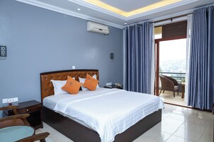 Quarto Duplo Superior, varanda | Com decoração personalizada, secretária 