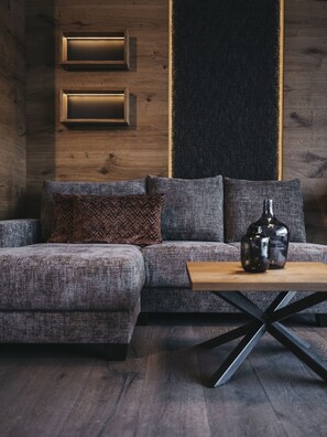 Suíte | Área de estar | TV 56 polegadas com canais via satélite