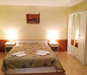 Wi-fi grátis, roupa de cama fornecida