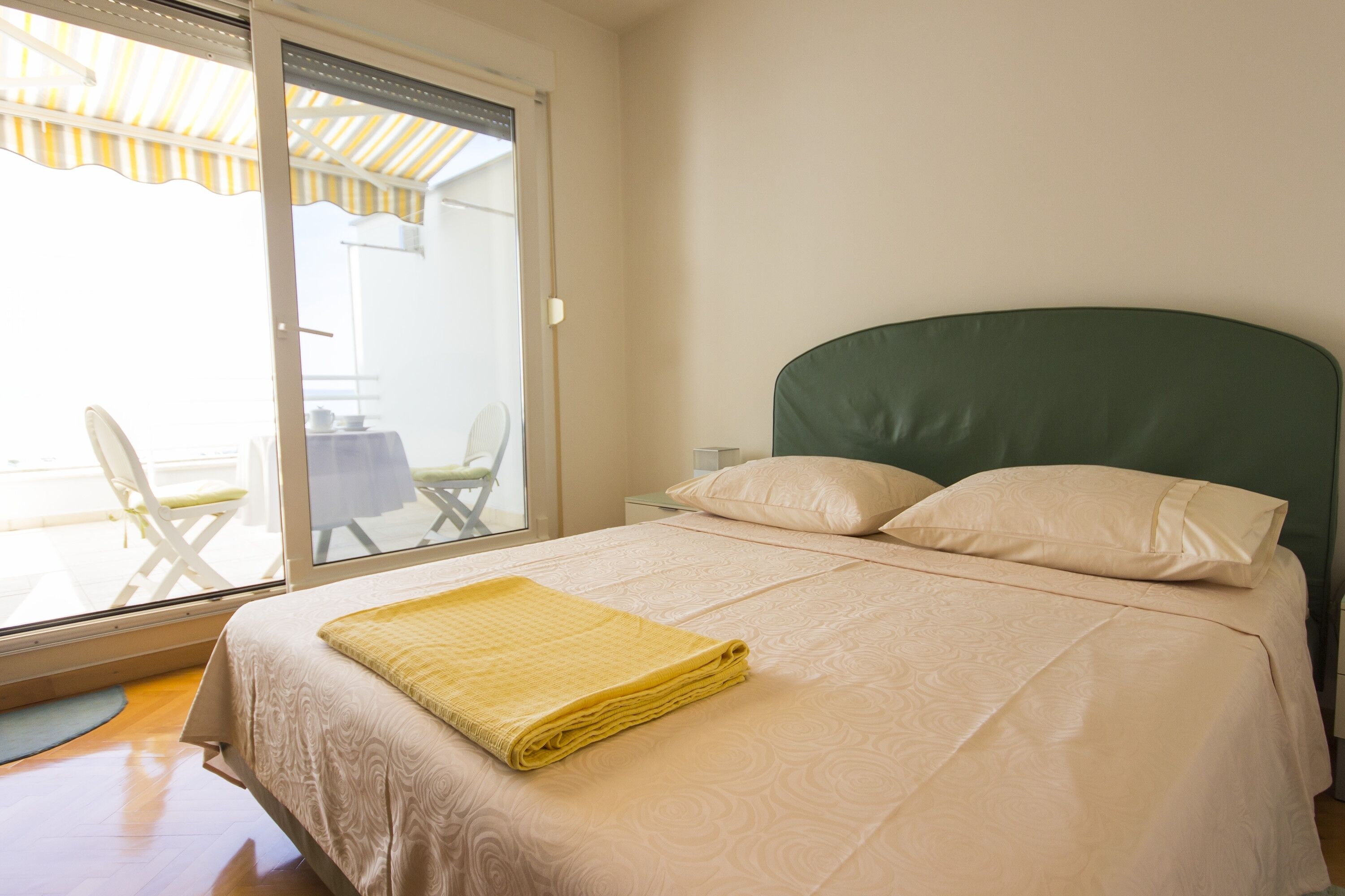 3-zimmer-ferienwohnung Mit Terrasse Und Meerblick Split (A-14351-a) - Split
