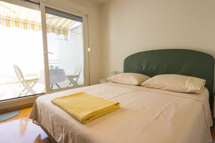 3-zimmer-ferienwohnung Mit Terrasse Und Meerblick Split (A-14351-a) - Split