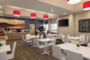 Pequeno-almoço completo diário incluído