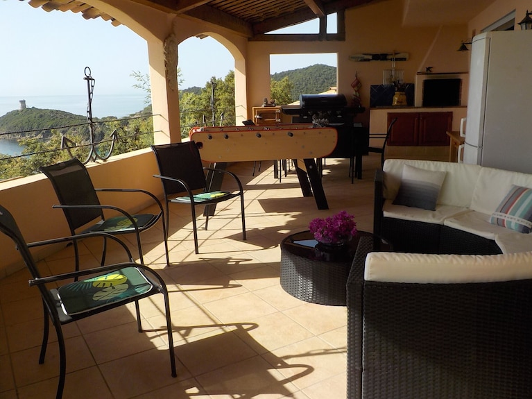 プールと海に面したプライベートスパ付きのヴィラ - コルス