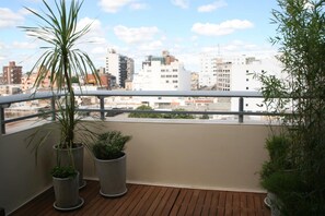 Suite, 1 cama king-size (Jacuzzi y Terraza privada) | Vista para a cidade