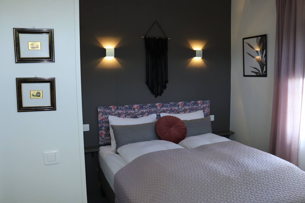 Studio Apartment | Cortinas/cortinados opacos, ferro/tábua de engomar, Wi-fi grátis 