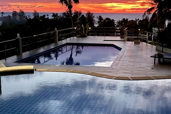 Deluxe Triple Room with Sea View