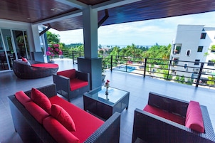 Apartment with Terrace | Terraço/pátio interior