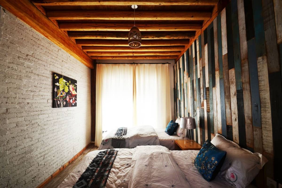 Quarto duplo, vista para o jardim | Escrivaninha, quartos à prova de som, camas extras/dobráveis (sobretaxa)