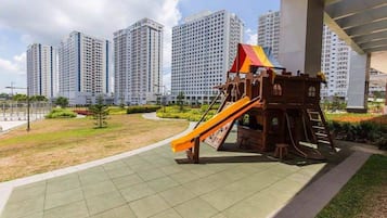 Área de recreio para crianças (ao ar livre)