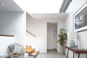 Área de estar no saguão