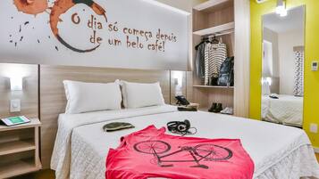 Quarto Standard, 1 cama de casal e sofá-cama | Minibar, Wi-fi grátis, roupa de cama fornecida