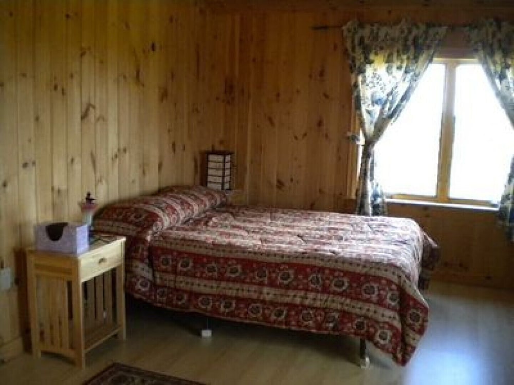 New Log Home With Gorgeous Ocean View In Historic Acadian Village - Nova Scotia