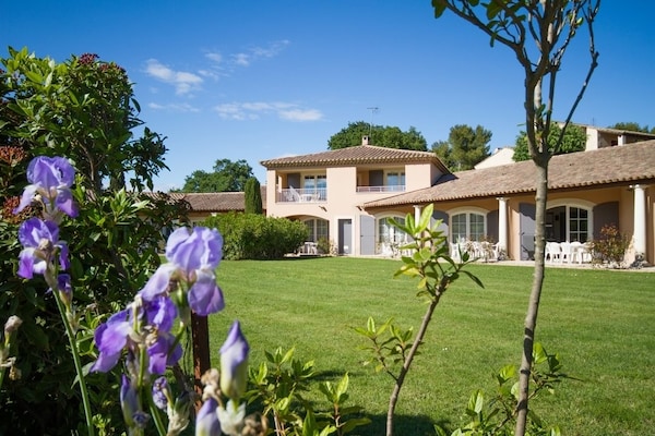 Résidences De Métifiot - Saint-Rémy-de-Provence