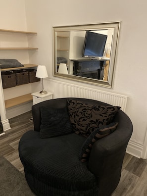 Suite-Estúdio (Flat 1) | Sala de estar | TV de ecrã plano