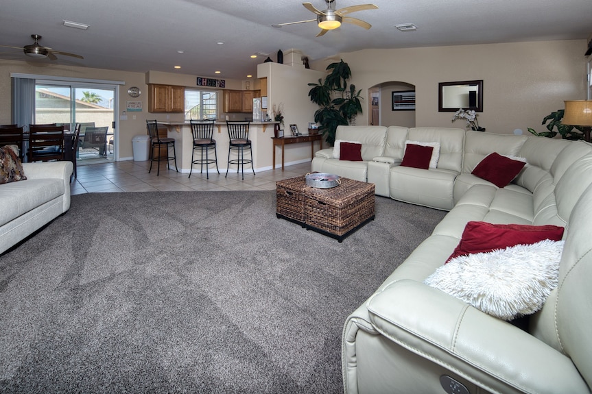 Best 4 Bd 3 Ba Lakeside Pool Home Close To Ramp. Edge Of Desert. Great Parking - 哈瓦蘇湖城