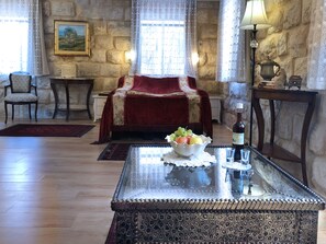 Boutique suite in the First Settlers House | Vista do quarto