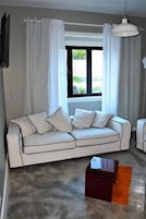 Cortinas/cortinados opacos, ferro/tábua de engomar, Wi-fi grátis