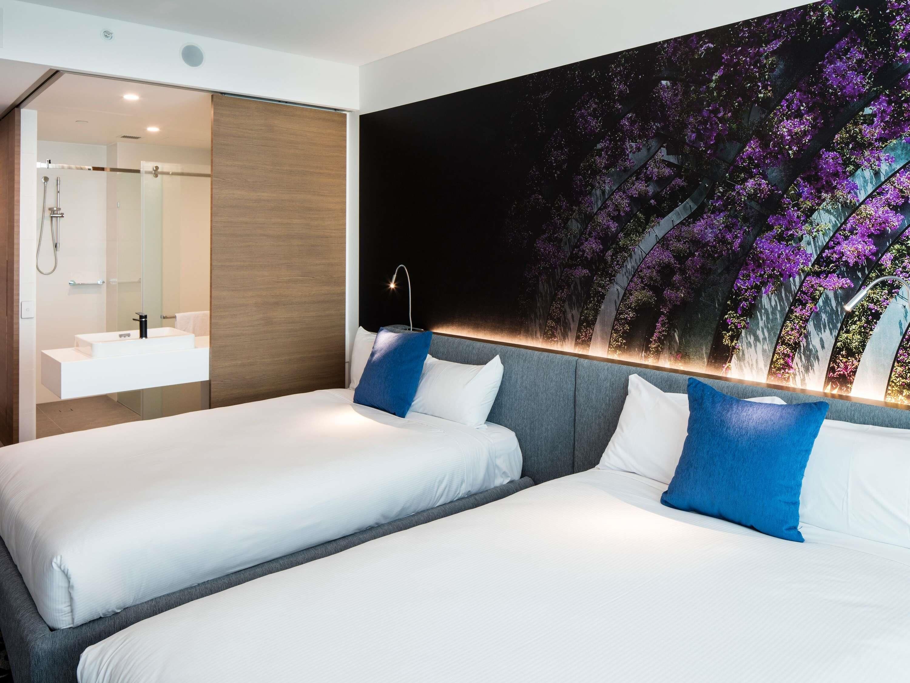 Quarto casal premier, acesso à piscina | Roupas de cama antialérgicas, frigobar, cofres nos quartos, escrivaninha