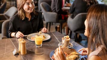 Pequeno-almoço tipo buffet diário mediante uma taxa