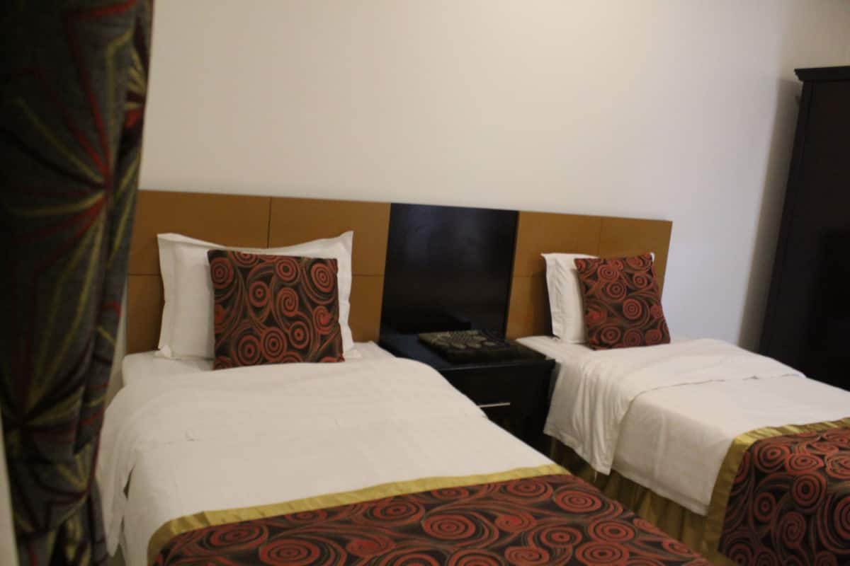 Apartamento, 2 quartos | Secretária, quartos insonorizados, ferro/tábua de engomar, Wi-fi grátis