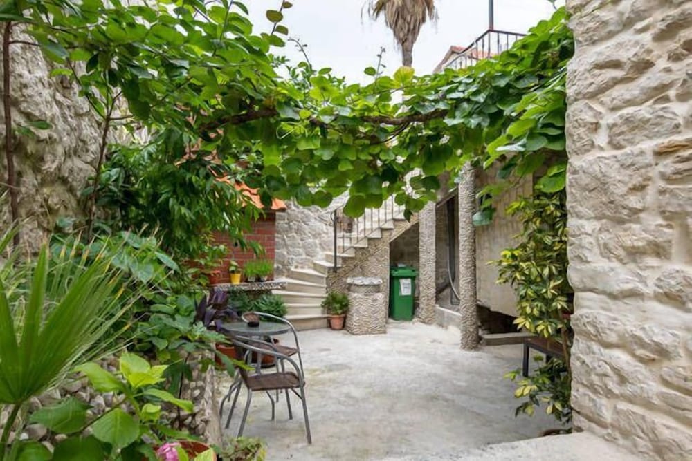 Apartments Nikolla - Split