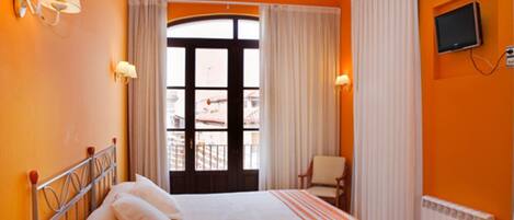 Quarto Duplo Superior, varanda, Vista para a cidade | Quartos insonorizados, berços/camas para crianças grátis