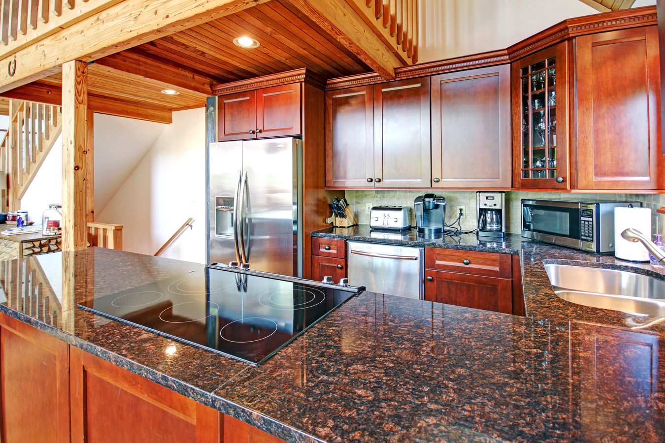 Cabana luxo, 5 quartos | Cozinha privada | Geladeira, micro-ondas, cafeteira/chaleira