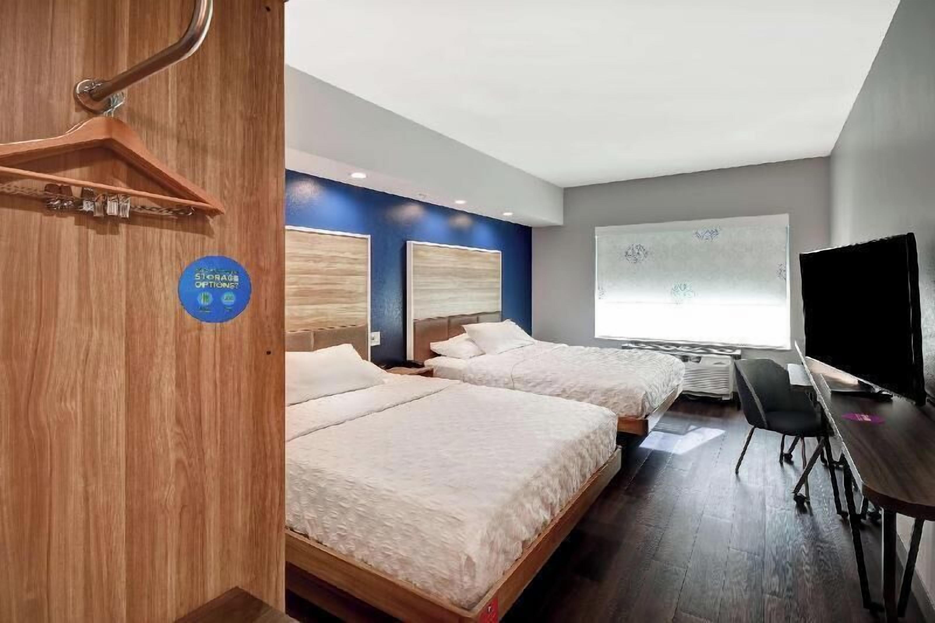 1 quarto, edredões de penas, cofre no quarto 