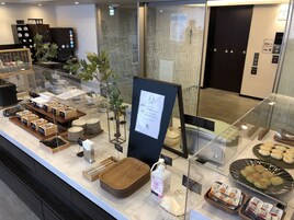 Pequeno-almoço tipo buffet diário mediante uma taxa
