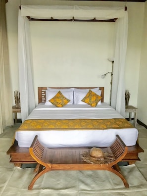 Quarto Duplo, vista para a piscina | Cofre no quarto, secretária, Wi-fi grátis, roupa de cama fornecida 