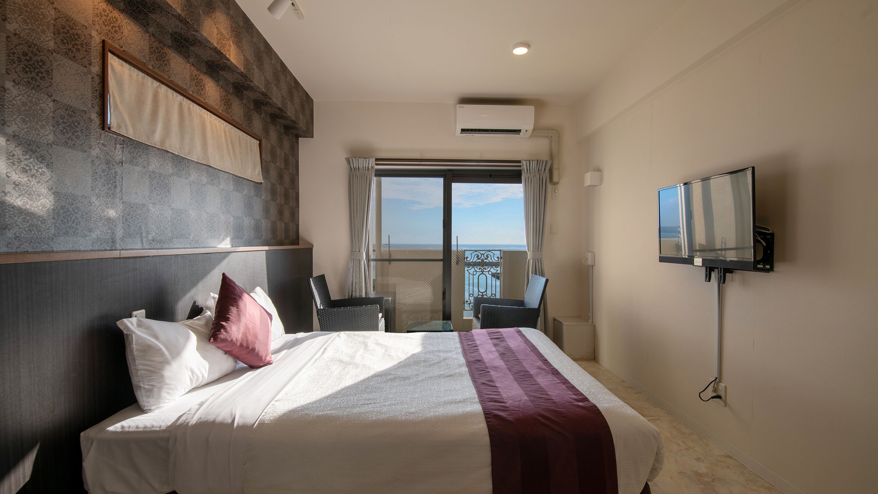 Quarto casal urbano | 1 quarto, escrivaninha, Wi-Fi de cortesia