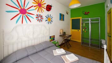 Quarto casal básico, acessível, vista para o jardim | 1 quarto, Wi-Fi de cortesia, roupa de cama