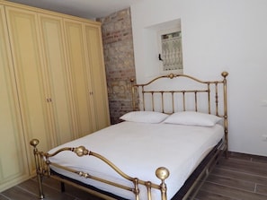 Apartamento, 2 quartos | 2 quartos, berços/camas para crianças, roupa de cama fornecida