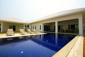  4-Bedroom Pool Villa | Terraço/pátio interior