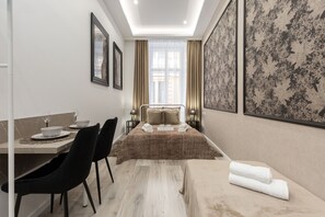 Quarto Twin Standard | Quartos insonorizados, ferro/tábua de engomar, Wi-fi grátis