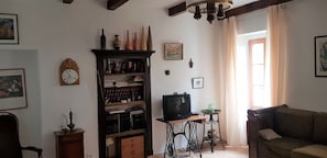 Suite Familiar, 2 quartos, não fumadores, vista para o vale (Bianca) | Sala de estar | TV de ecrã plano 