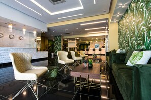 Área de estar no saguão