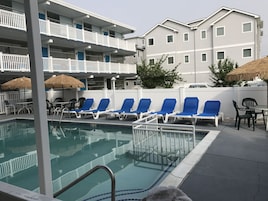 Piscina exterior sazonal