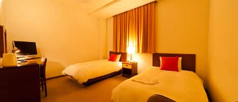 Edredões de penas, secretária, cortinas/cortinados opacos, Wi-fi grátis