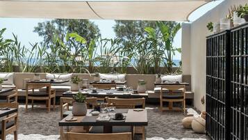 Cozinha mediterrânica, com vista para a praia